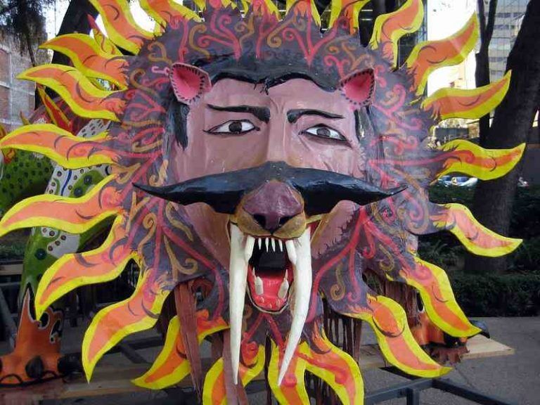 8 Spanish Project Ideas for Your High School Classroom
